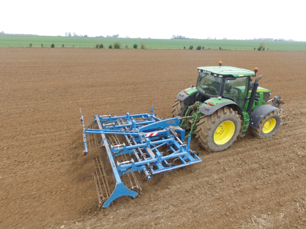 Néolis semi-porté - Charrues Bonnel